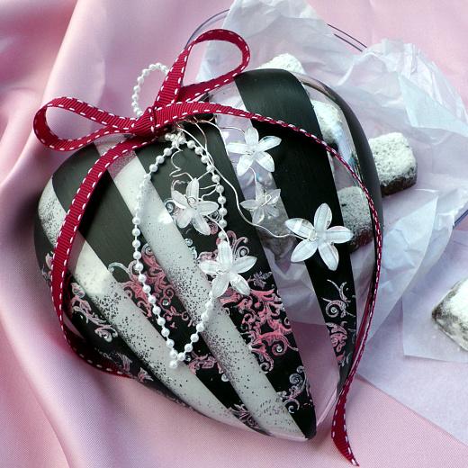 Decorate a Fillable Acrylic Heart | Buddly Crafts